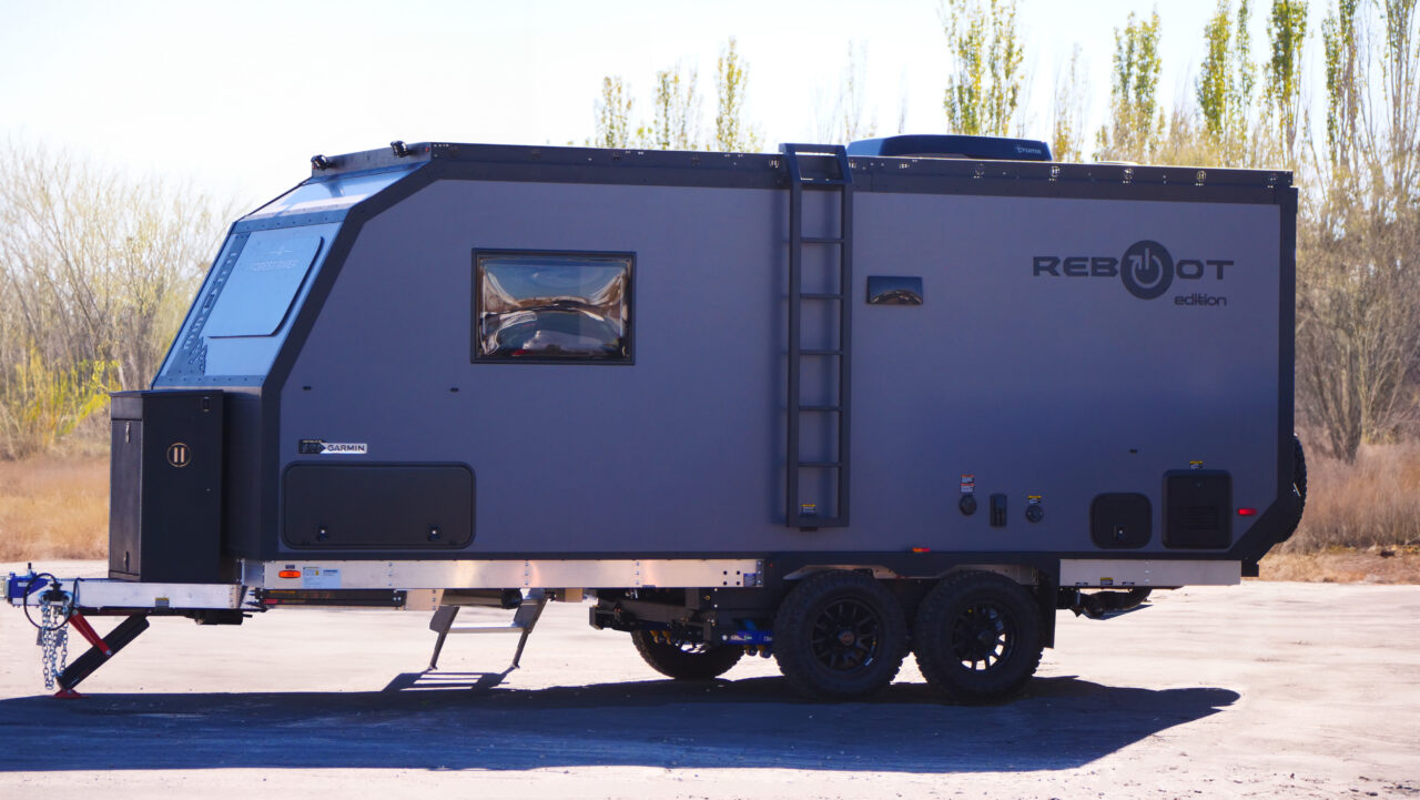 Pause Reboot RE19.4 Stealth Edition | RVs of America